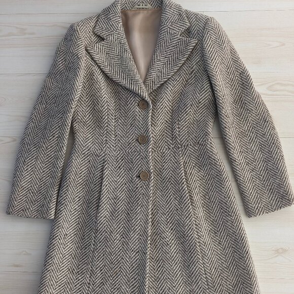 Jackets & Coats | Lightweight Wool Beige With Slightly Darker Lines ...